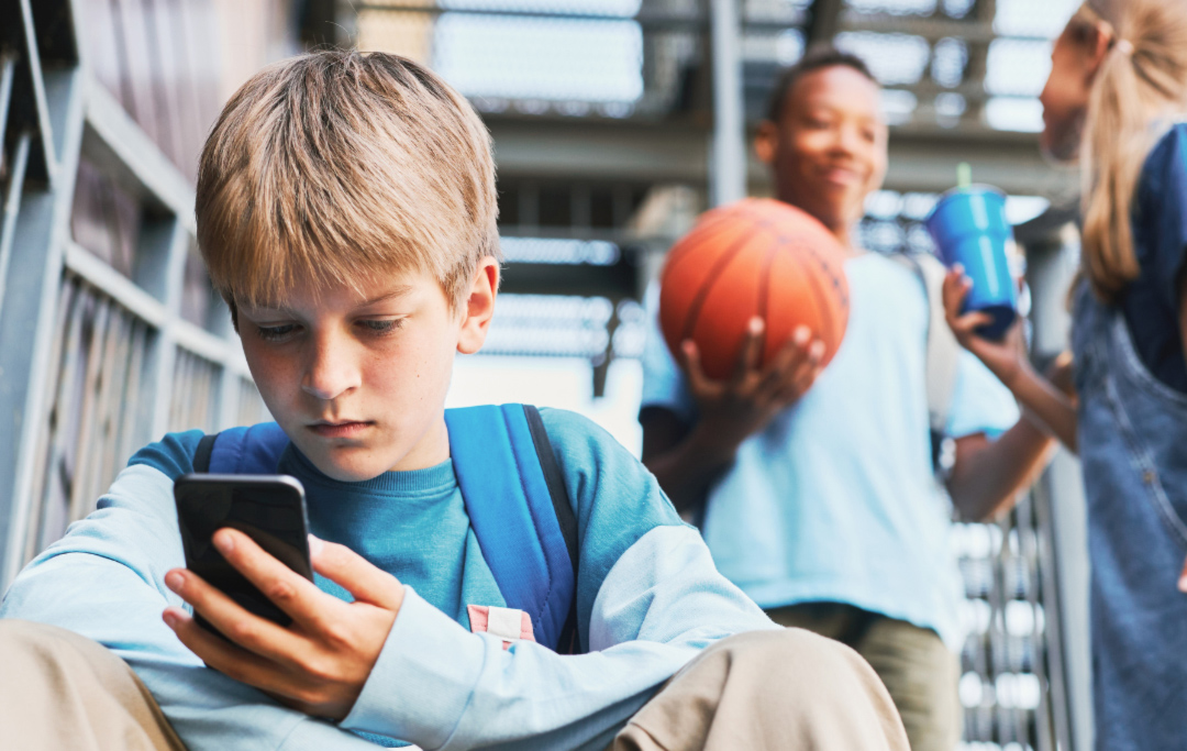 Screen Time and Social Media Use in Kids - Pediatric Associates of the ...